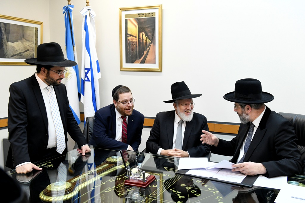 El rabino principal de Israel visita la Argentina
