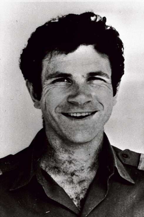 La escalofriante carta de amenaza en la tumba del hermano de Benjamín ...